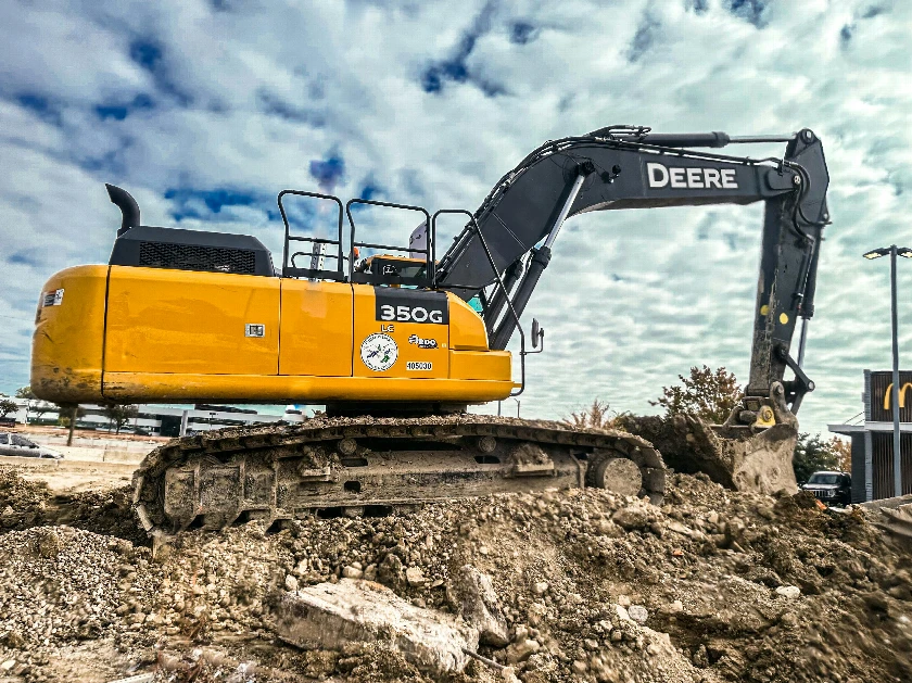 Caterpillar Stock Outperforms Industrial Sector on AI Demand