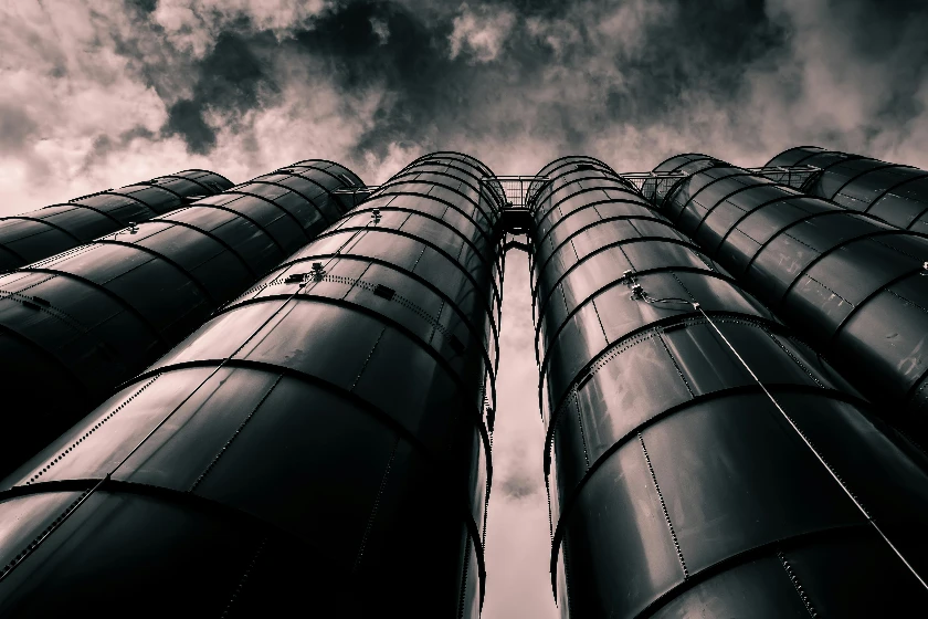 UAE Expands LNG Exports to Meet Surging Global Demand by 2035