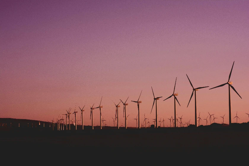 Renewables and Battery Storage Threaten LNG Market, Risking Crash
