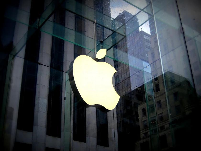 Apple's Share Performance and Future Prospects Amid Market Challenges