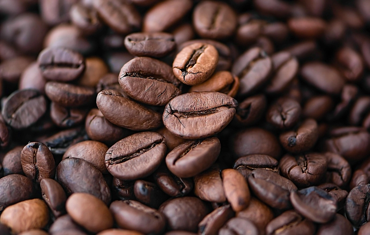 Coffee Prices Mixed on December 23: Robusta Up, Arabica Down