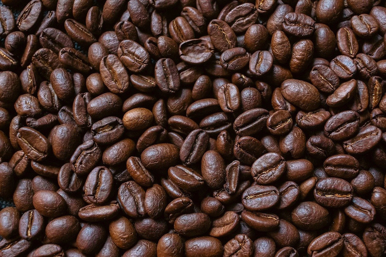 Coffee Futures Mixed on Supply News as of Dec 24, 2025