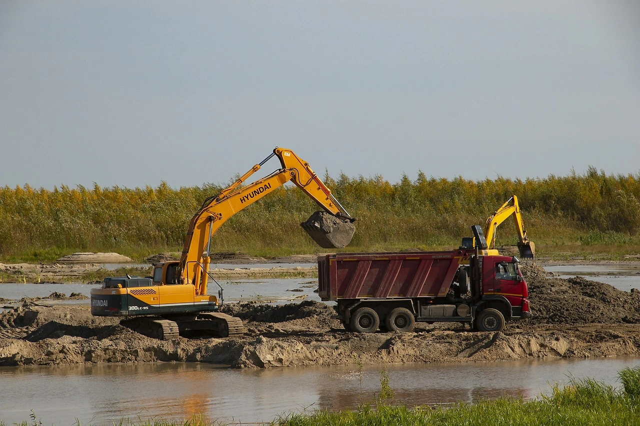 Rokbak's Strong 2025 Performance Amid Global Articulated Hauler Market Decline