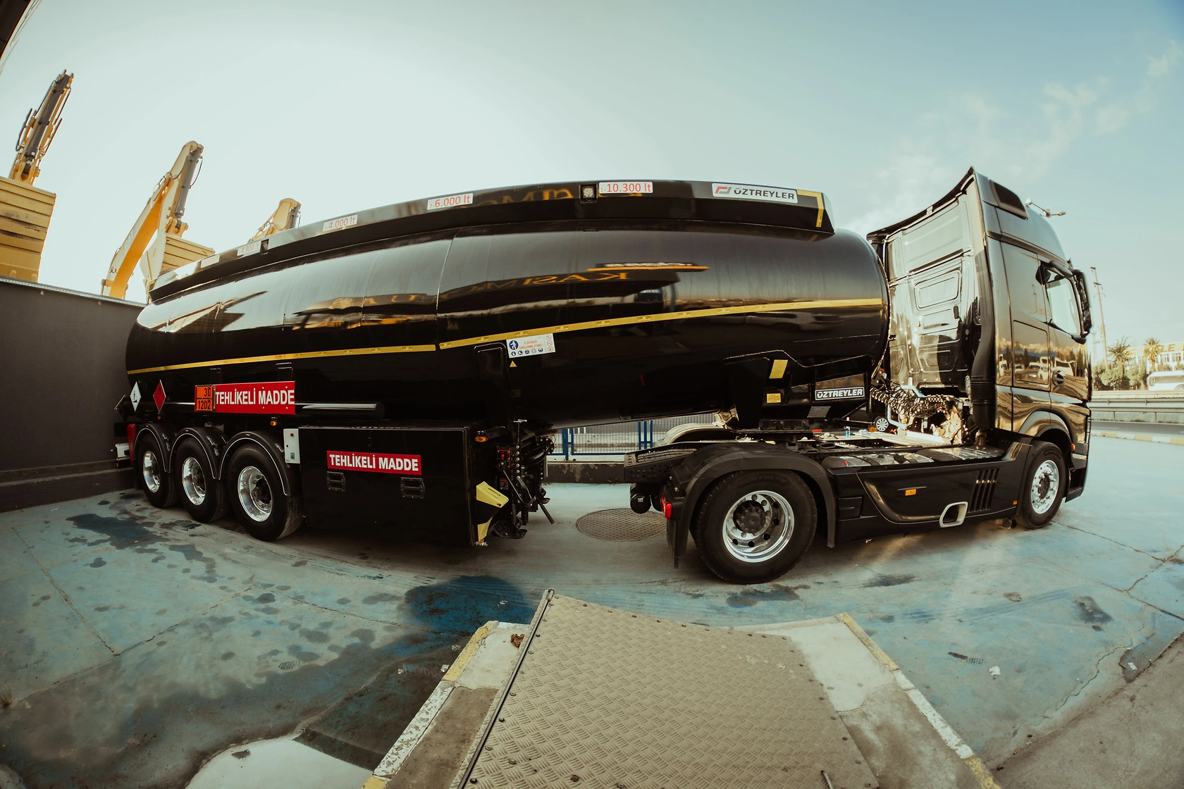 DP World Expands Low Carbon Truck Programme with EVITA Electric HGV Trial in the UK