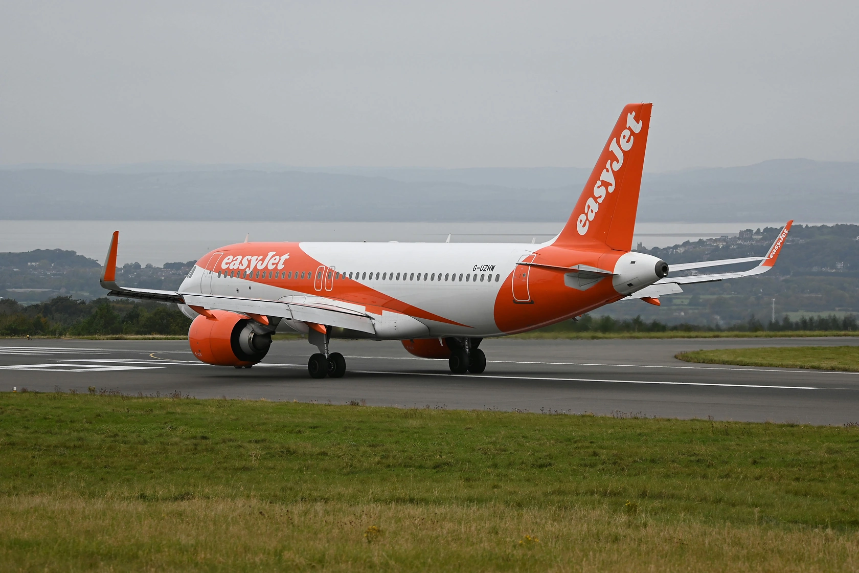 Bristol Airport Pioneers Liquid Hydrogen Refuelling for Zero-Carbon Flight