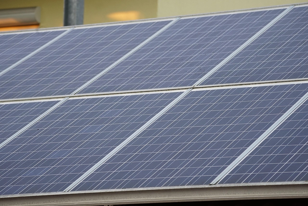 Color-Tunable Foil for Building Integrated Solar Modules