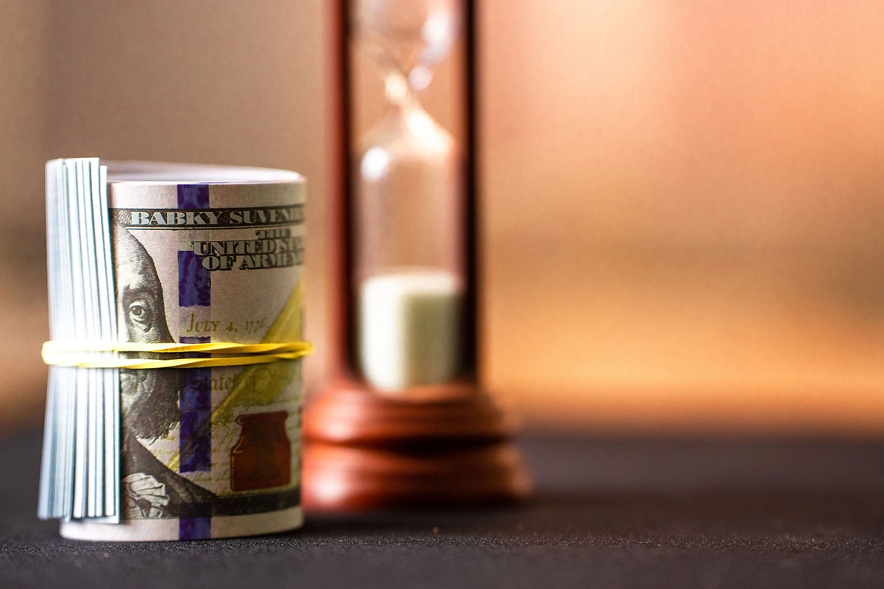 Majority of Americans Oppose Cashless Society, Support Laws for Cash Acceptance