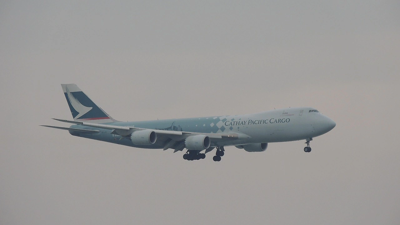 Cathay Cargo Expands Fleet with A330P2F Leased by Air Hong Kong