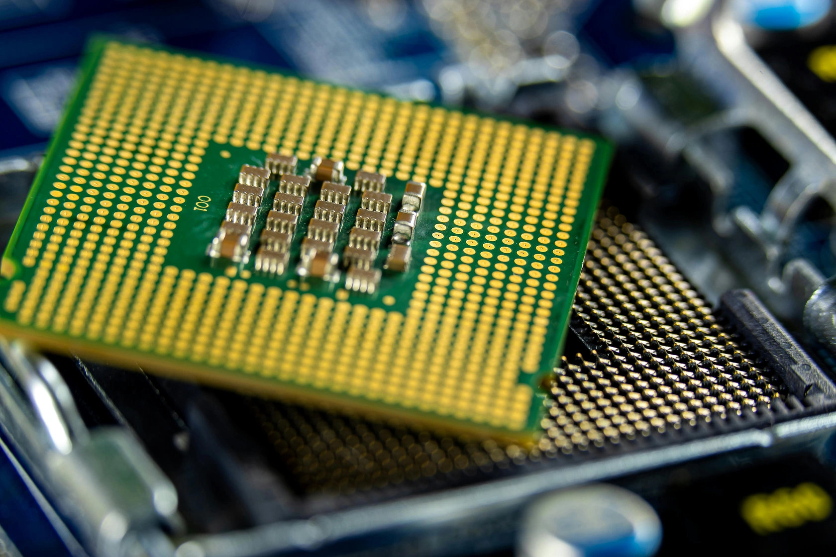Chinese Tech Executives Urge National Lithography Initiative for 2026-2030 Plan