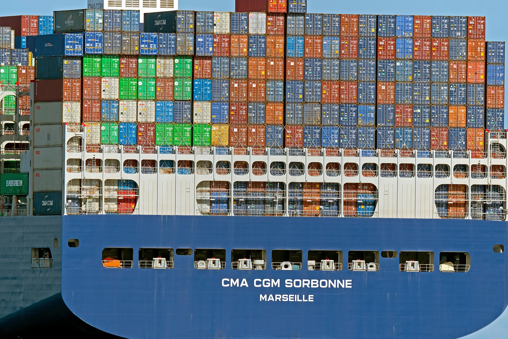 CMA CGM Orders 6 LNG-Powered Containerships from India's Cochin Shipyard