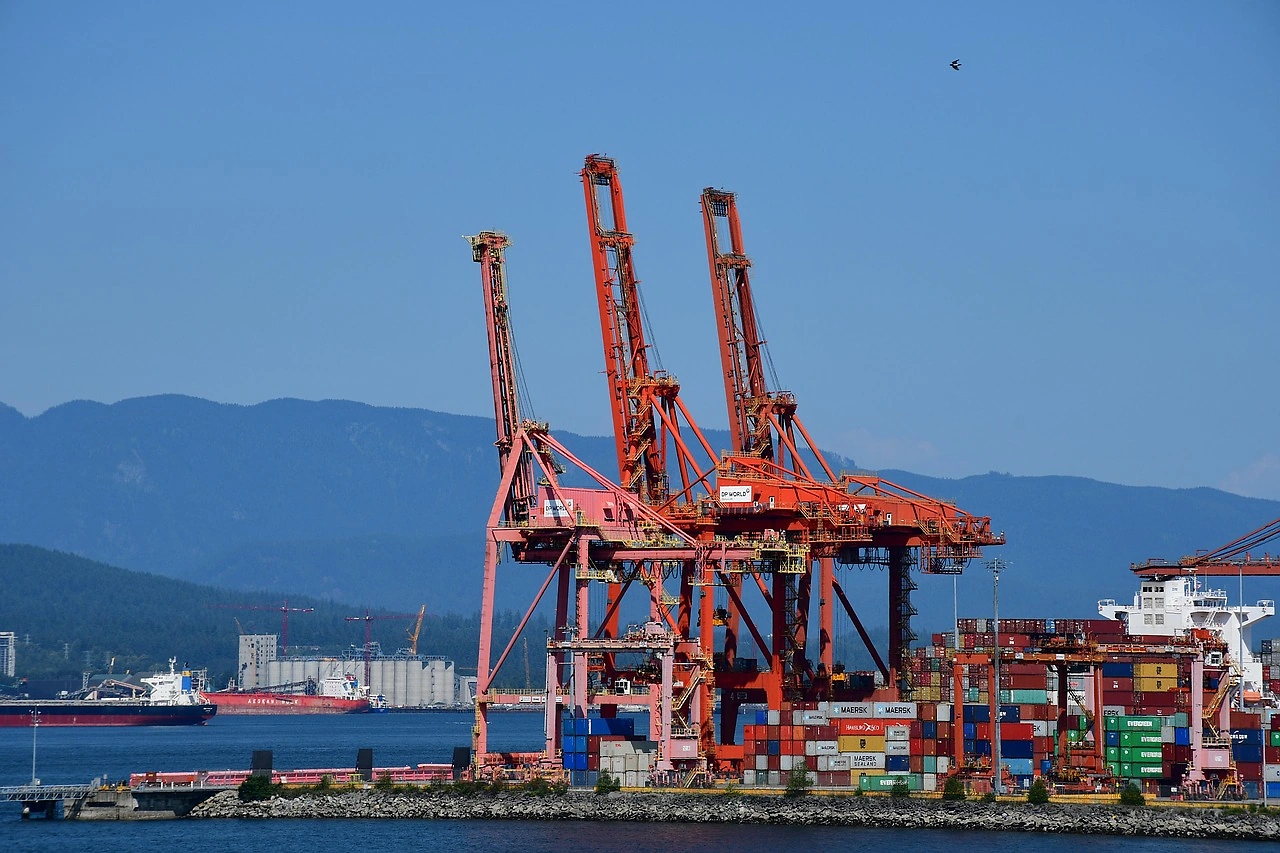 Shanghai Zhenhua Heavy Industries Criticizes US Tariff Plans on Chinese Cranes