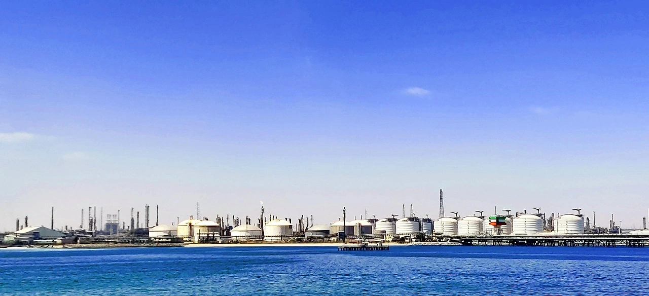 Asian Refiners Pay Record Premiums for Alternative Crude in 2026