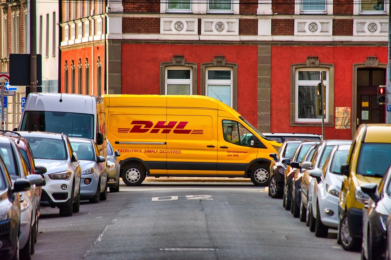 DHL Adopts InNo-Liner Labelling System, Cutting Waste by 60% at German Facility