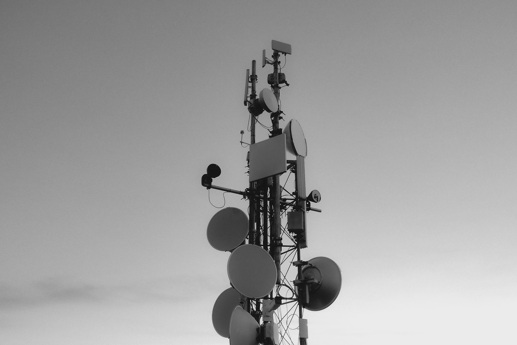 EchoStar Q4 2025 Results: Revenue Beats Forecasts Amid Year-Over-Year Decline