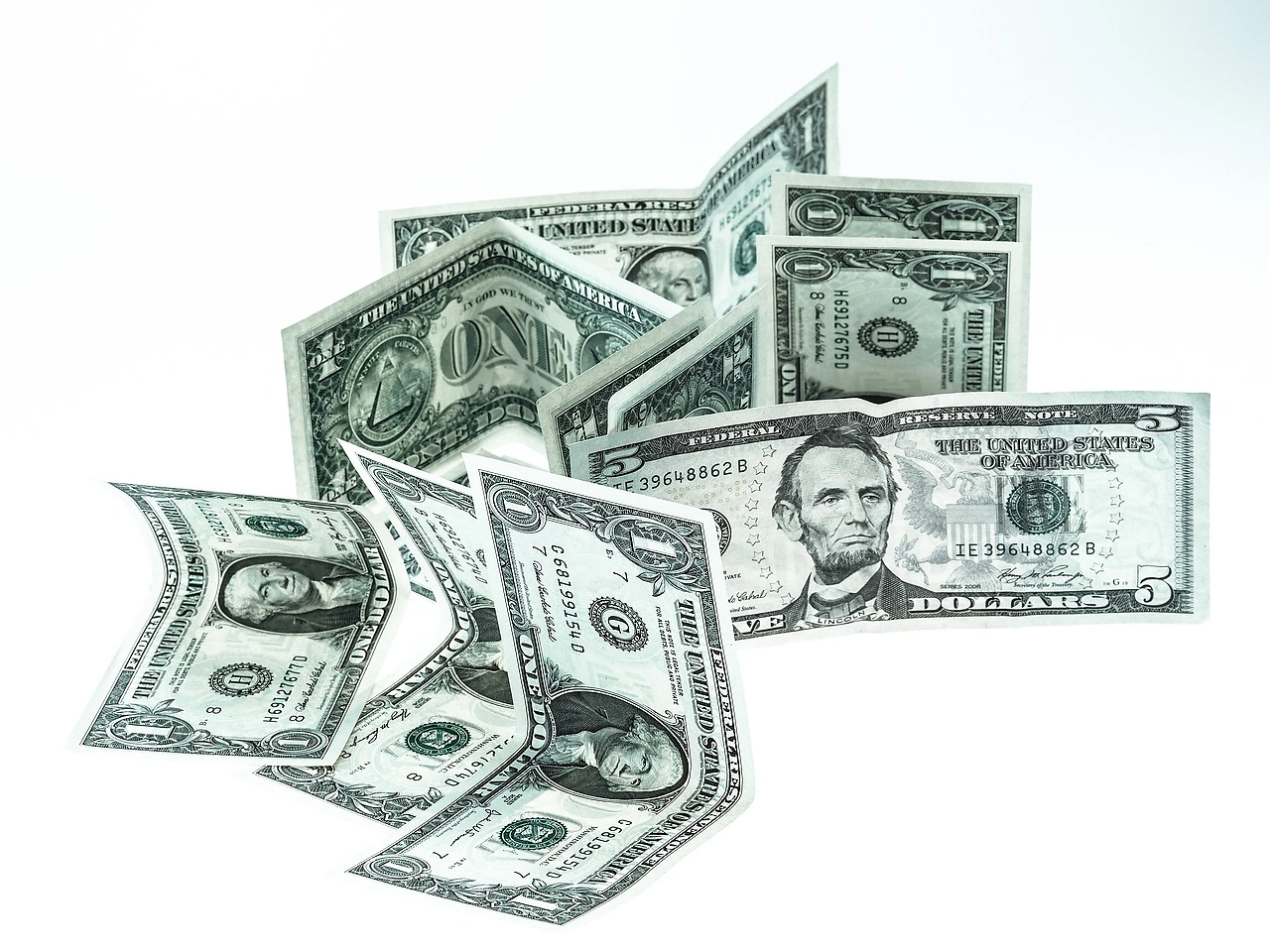 Dollar Decline Expected to Resume in 2026 Despite Recent Rebound