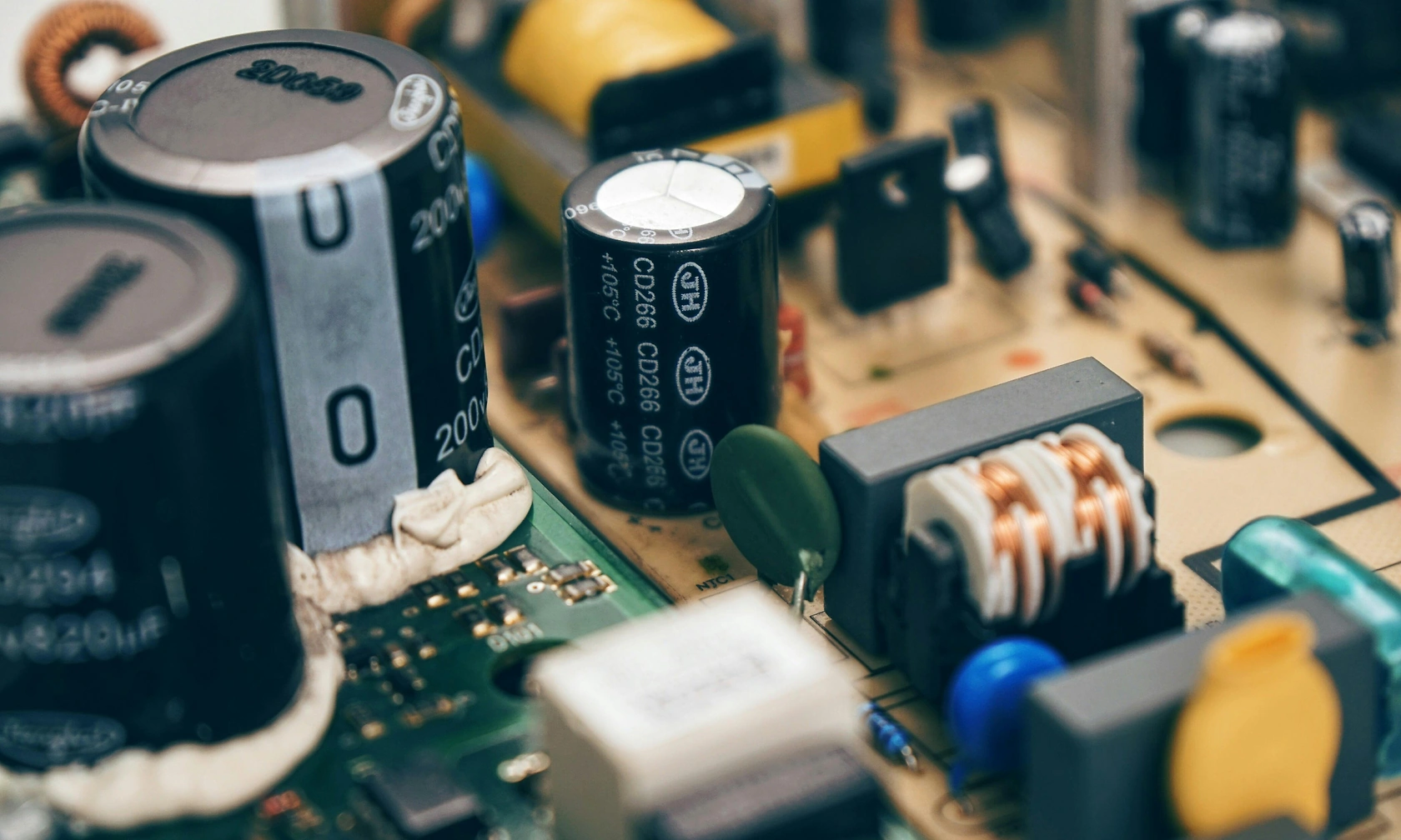Rutile TiO2 Proposed as Next-Generation DRAM Capacitor Dielectric for Sub-10nm Nodes
