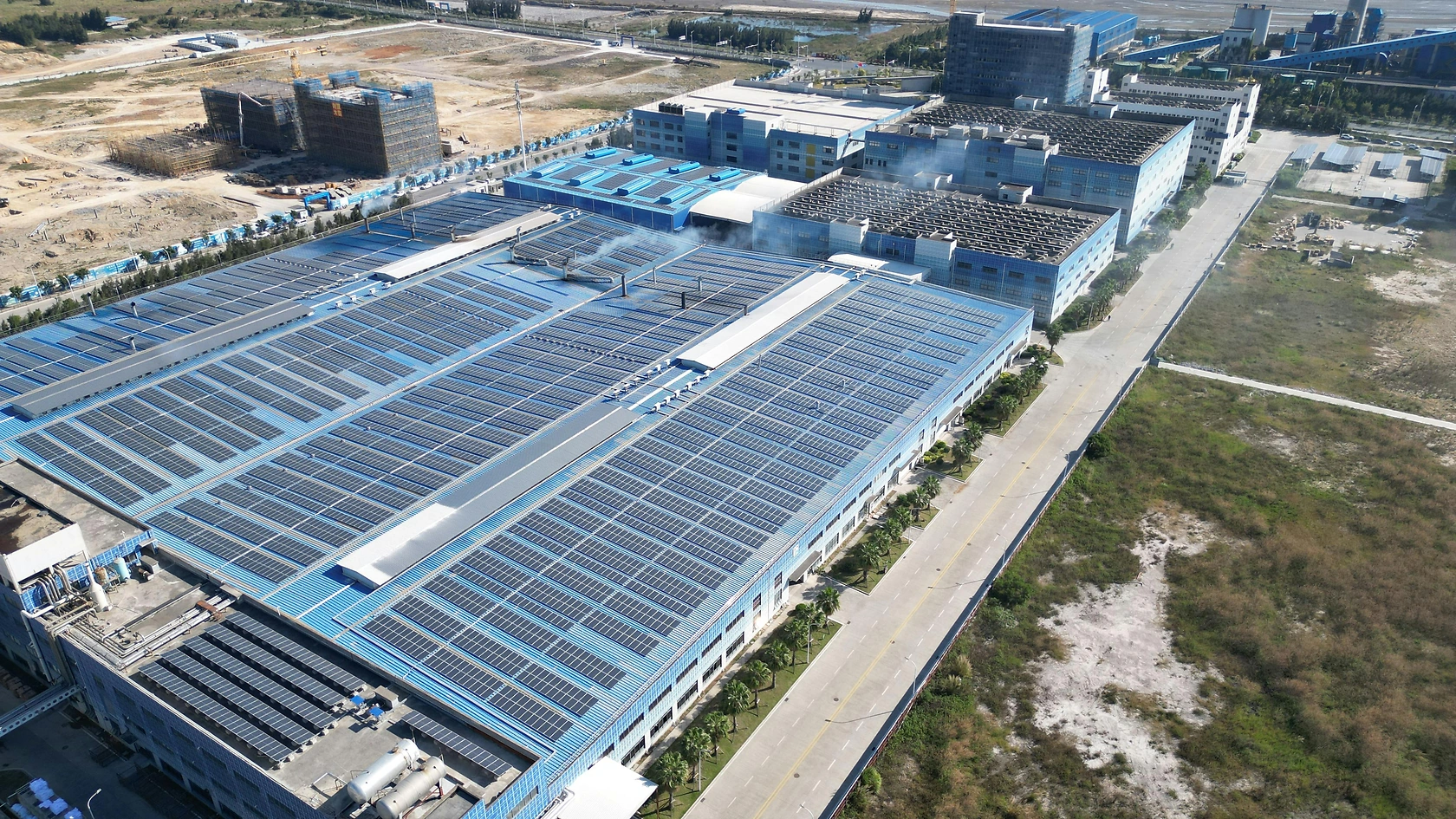 Overseas Solar Manufacturing Contrasts with U.S. Efforts
