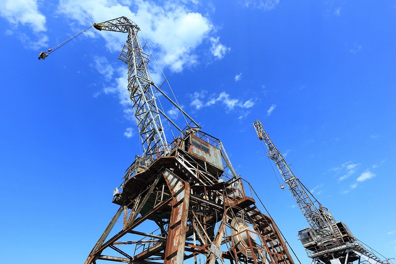 Nuh Cimento Installs Electric Crane at Hereke Port to Boost Efficiency