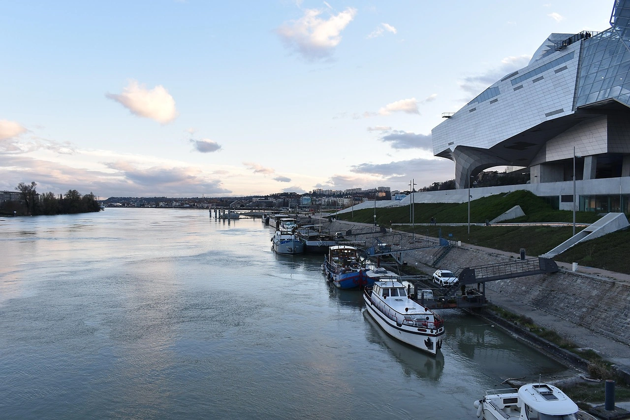 CMA CGM to Launch Electric River Barge on Rhone Within Two Years