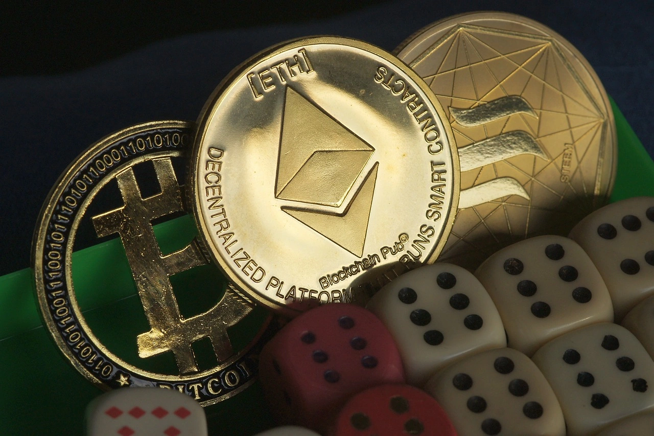 Crypto Markets Post Gains as Bitcoin Reclaims $93,000