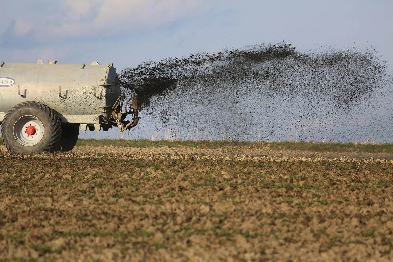 Fertilizer Costs Rise Amid Trade Disruption, Sparking UK Food Price Concerns