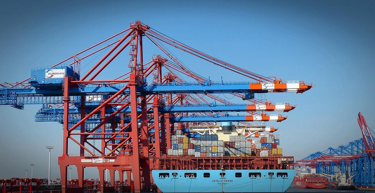 Fly-Box Enters Techno-Economic Assessment Phase for Foil-Borne Container Platforms