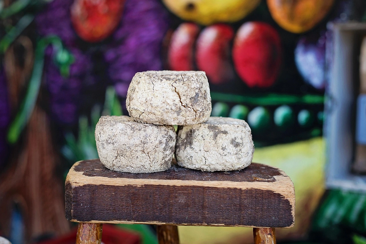 French Cheese and Wine Producers Brace for Potential U.S. Tariffs