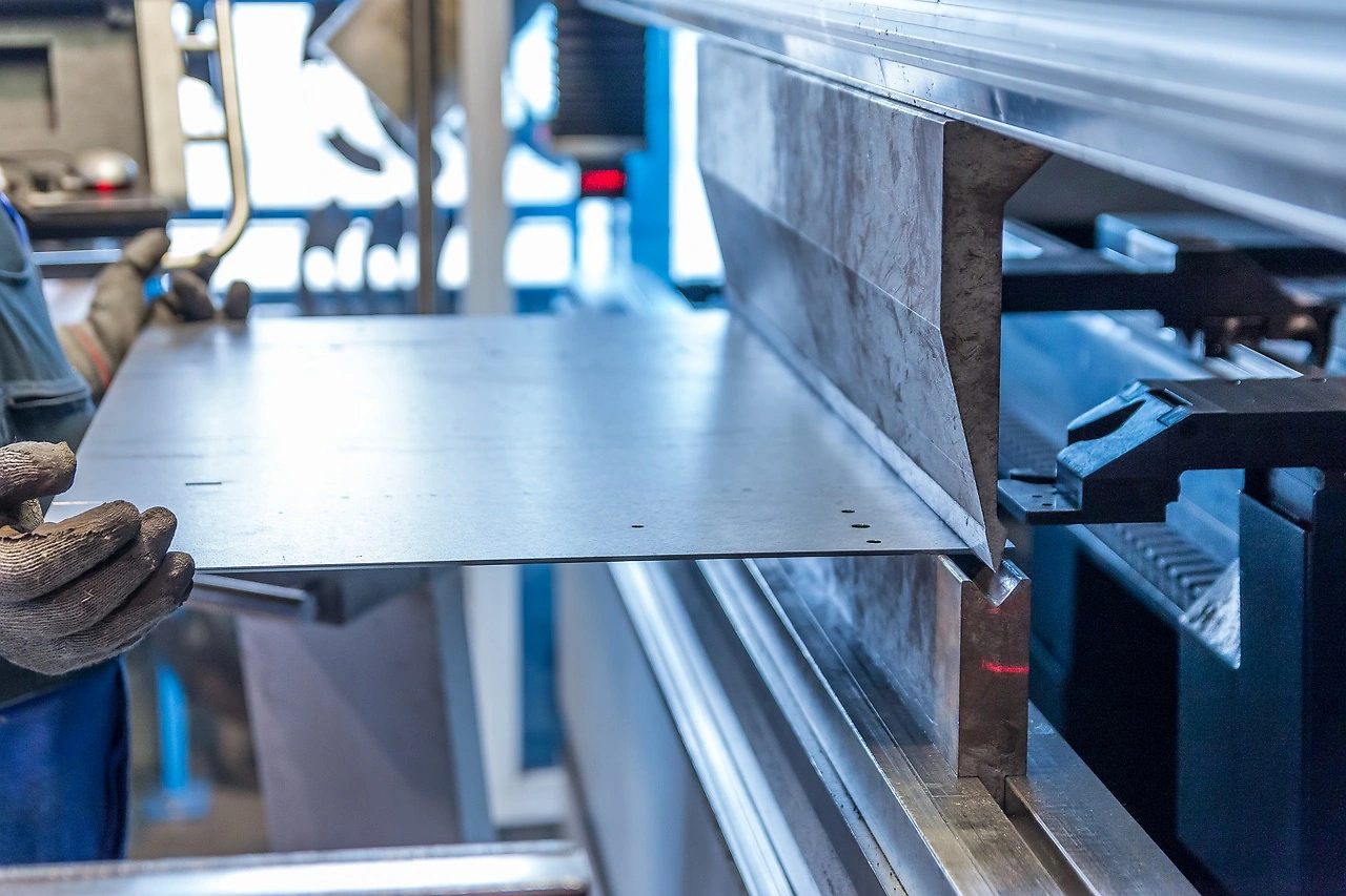 French Steel Production Declines by 20.6% in May 2025