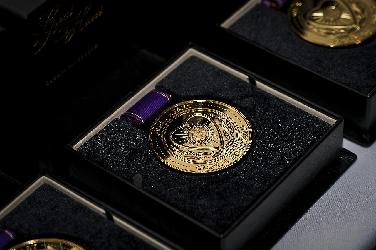 Gold & Silver 2026 Outlook: Analysts Forecast Key Hedge Role and Major Gains
