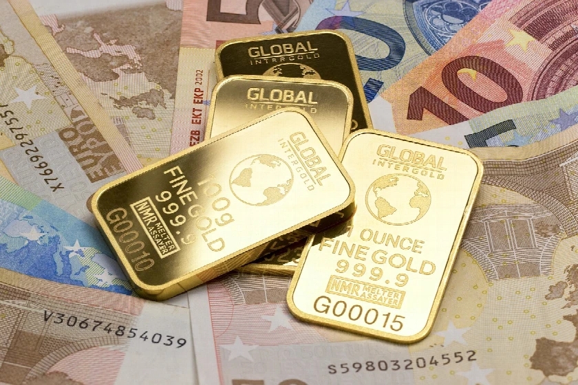 Gold Plunges 6.3% in Sharpest Daily Slump in Over a Decade