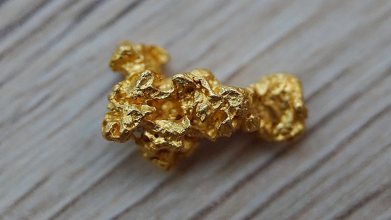 Retiree Finds Gold Nugget in Australia's Golden Triangle, Sparking Modern Prospecting Boom