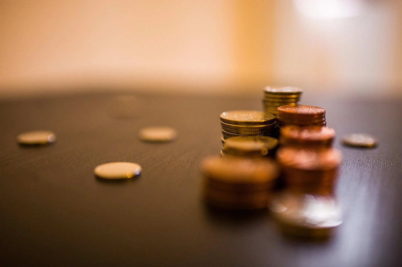 Gold and Silver Experience Sharp Decline Amid Liquidity Concerns