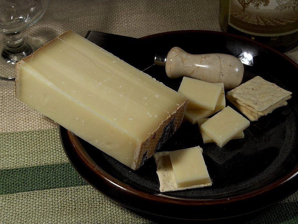 Swiss Cheese Producers Face Challenges Amid New U.S. Tariffs