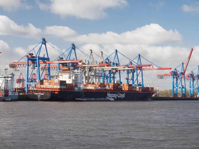 Hapag-Lloyd Orders Eight Methanol-Powered Container Ships for 2028-2029 Delivery