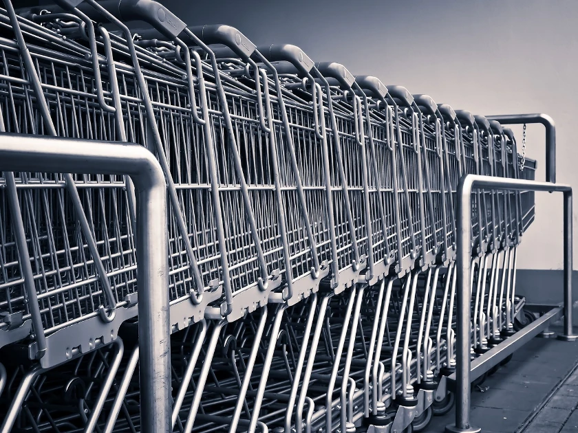 Target Expects Holiday Sales Decline Despite Aggressive Push