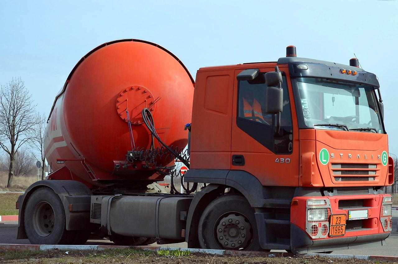 First Hydrogen-Electric Drayage Truck Commissioned for Port Operations