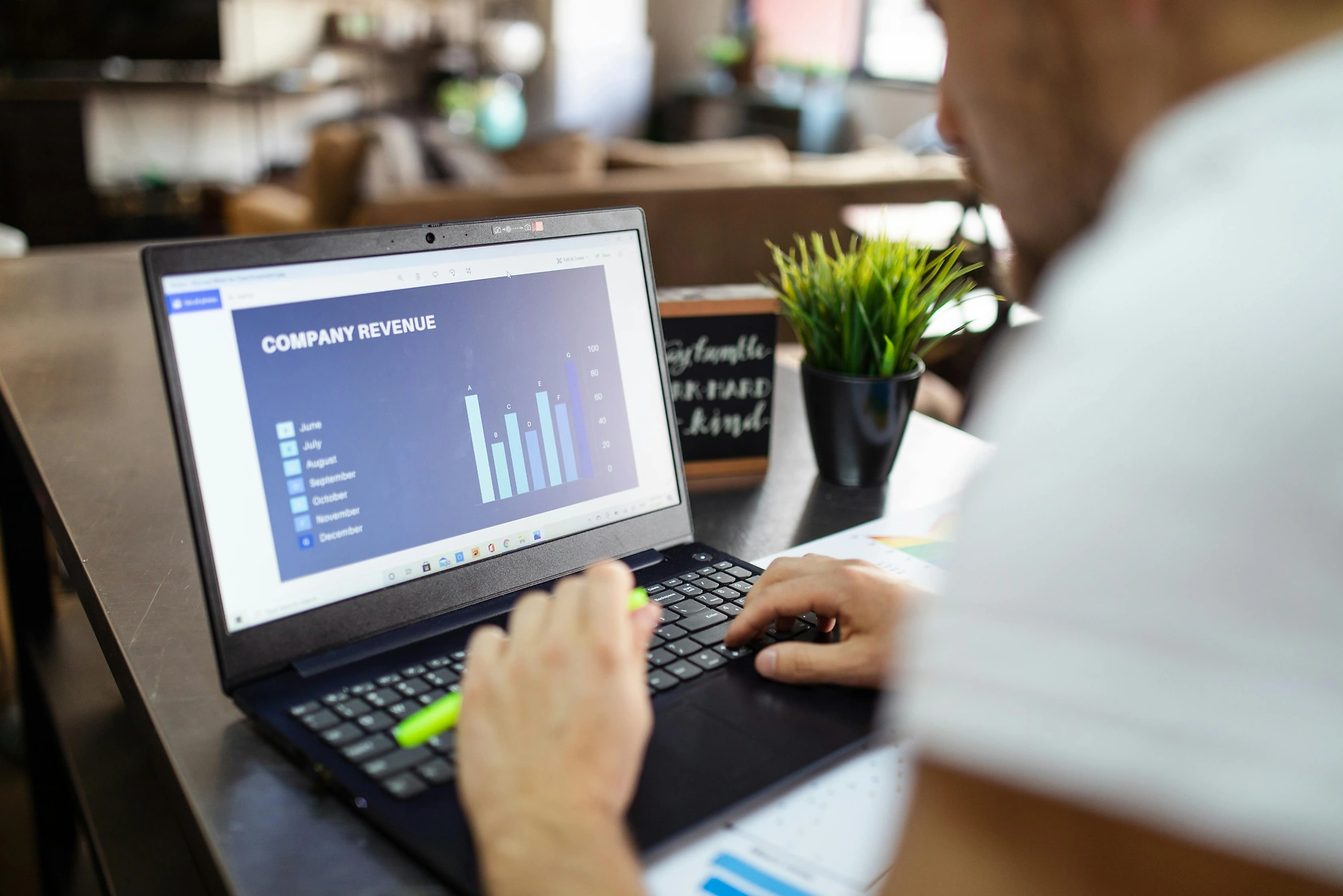 Interface Reports Q4 Profit of $24.4M and Full-Year Revenue of $1.39B