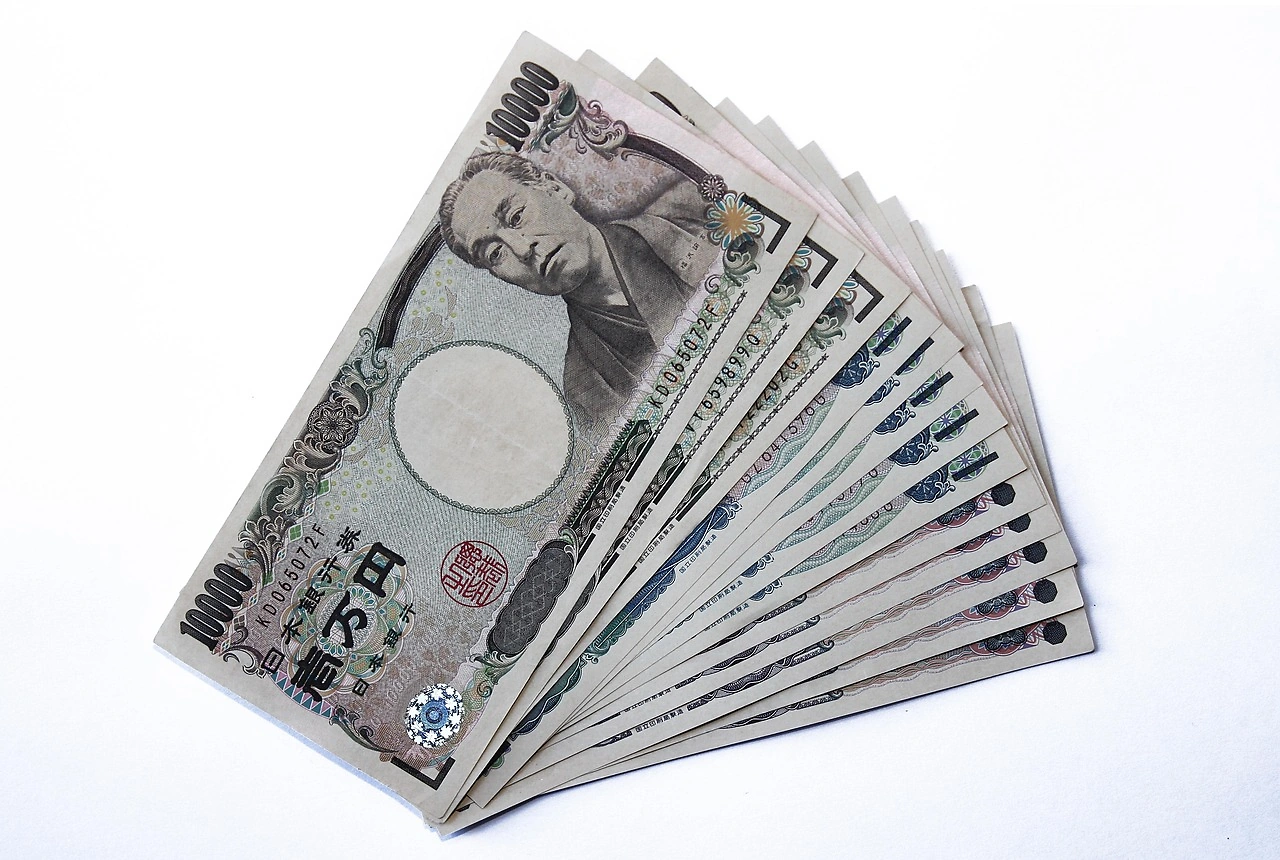 Gold and Silver Hit Record Highs as Asian Markets Show Mixed Performance