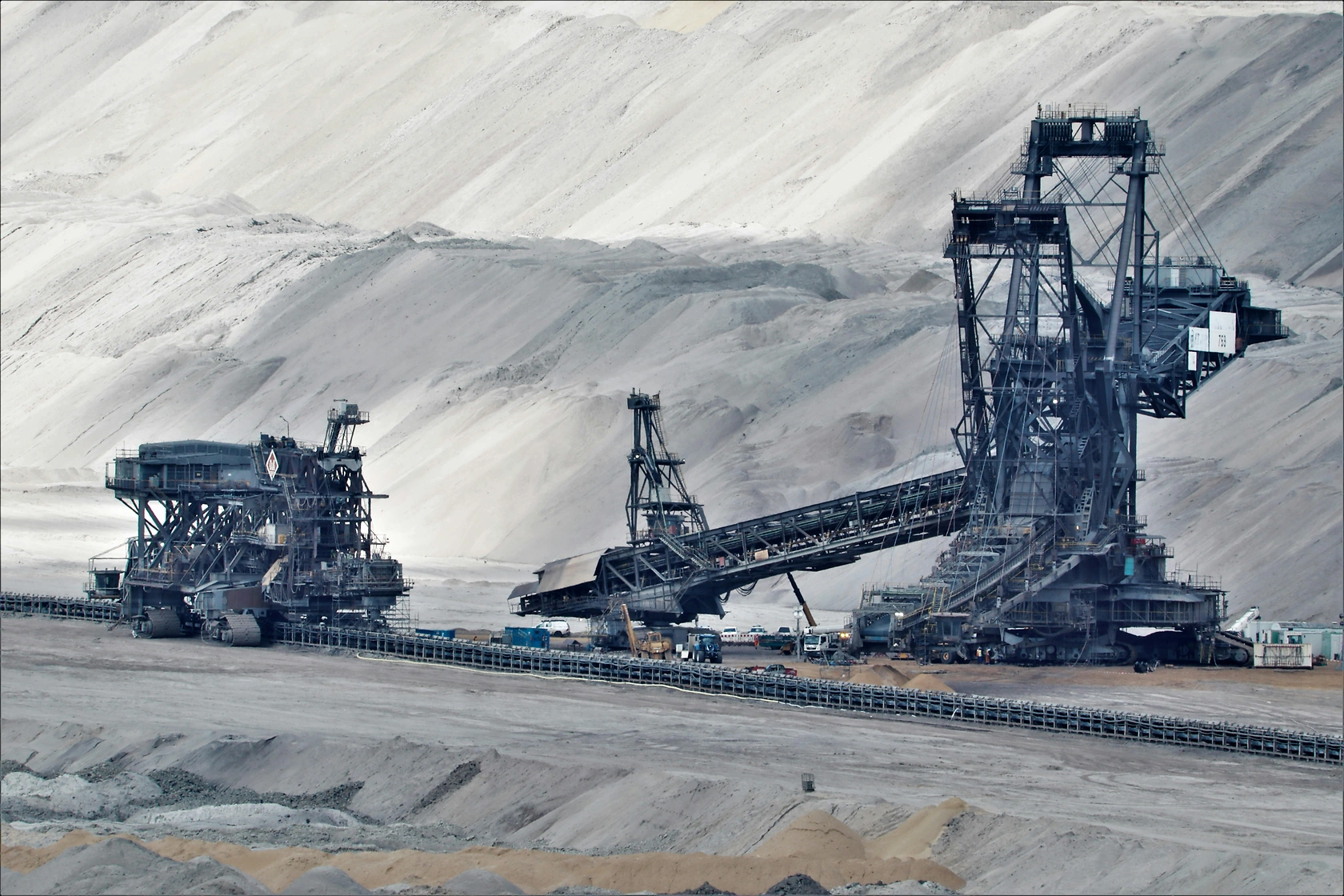 QazMoly Seeks $240M U.S. EXIM Bank Funding for Kazakh Tungsten Project
