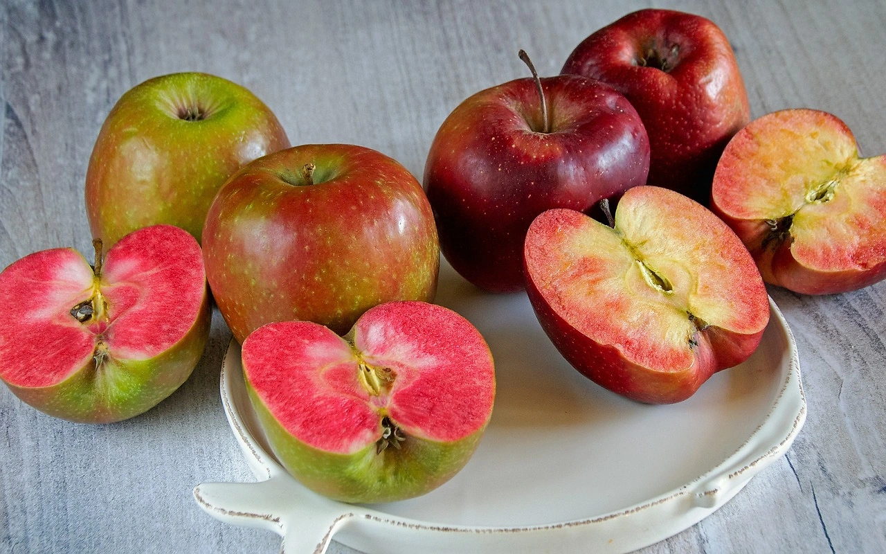 Ravenwood & ProPrint Launch UK's First Linerless Fruit Lid for Kissabel Apples