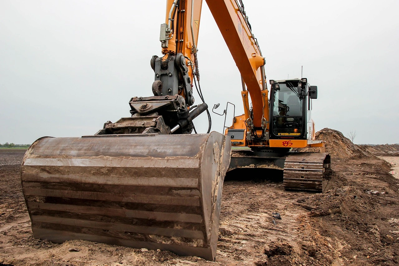 Liebherr Expands Gen 8 Excavator Line with New Efficiency and Safety Features