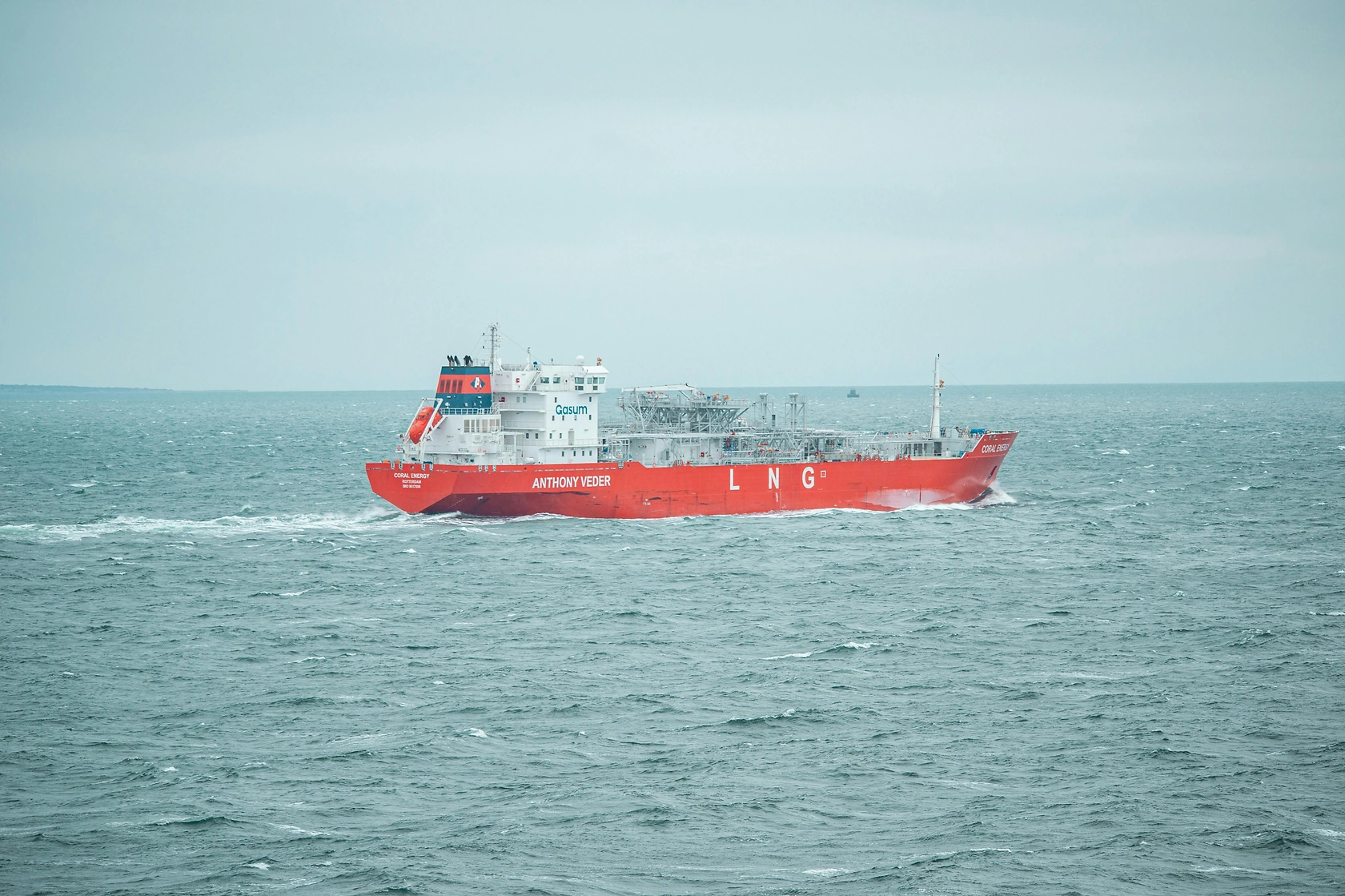 Bunker Fuel Price Shifts: Biofuels, LNG, and LBM Market Movements in Rotterdam and Singapore