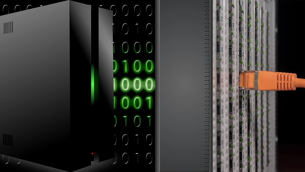 Ciena's Shares Plunge Amid Earnings Miss