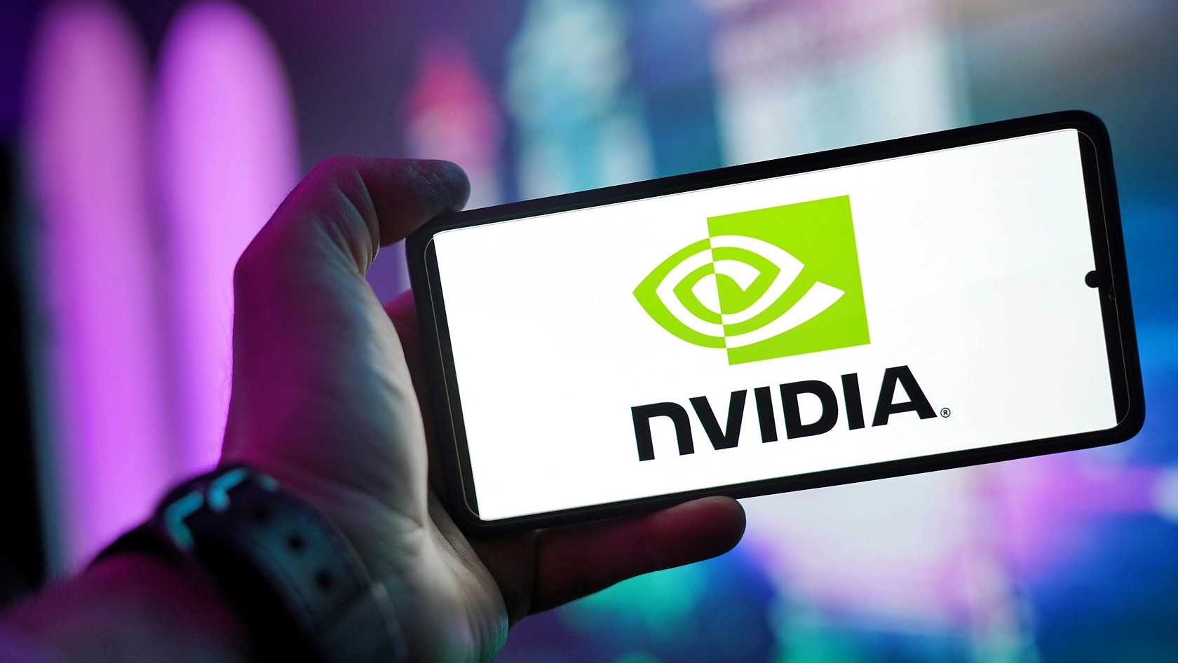 Amazon and Google Plan to Sell Custom AI Chips, Challenging Nvidia's Dominance