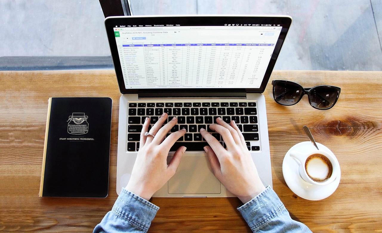 ChatGPT Pulse: OpenAI's New Proactive Productivity Tool