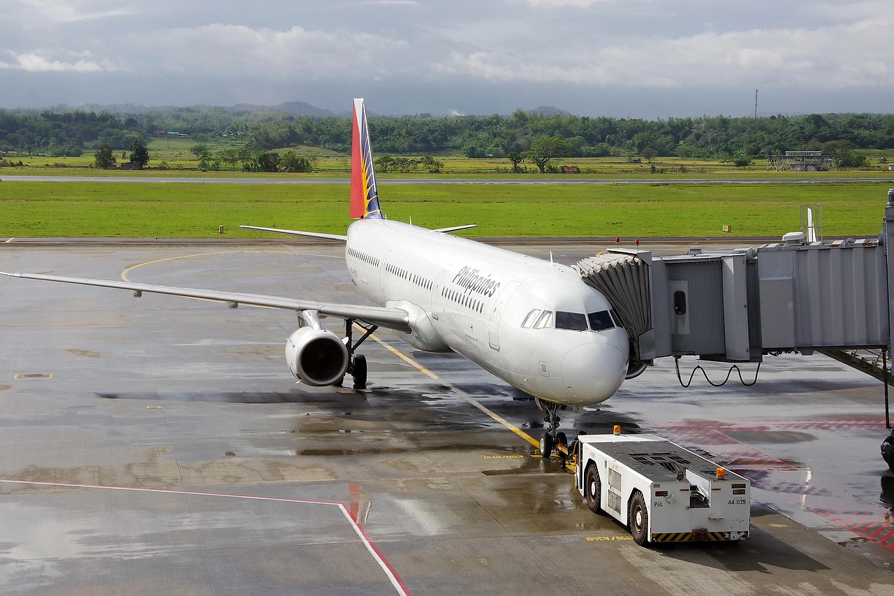 World Star Aviation Delivers Second Boeing 737-400SF to Skyway Airlines