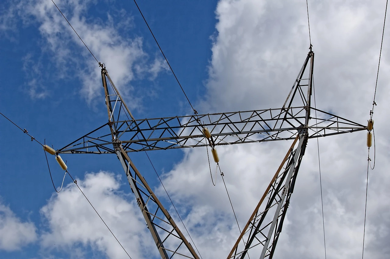 Transformer Shortages Create Grid Bottleneck Amid Renewable Energy Surge