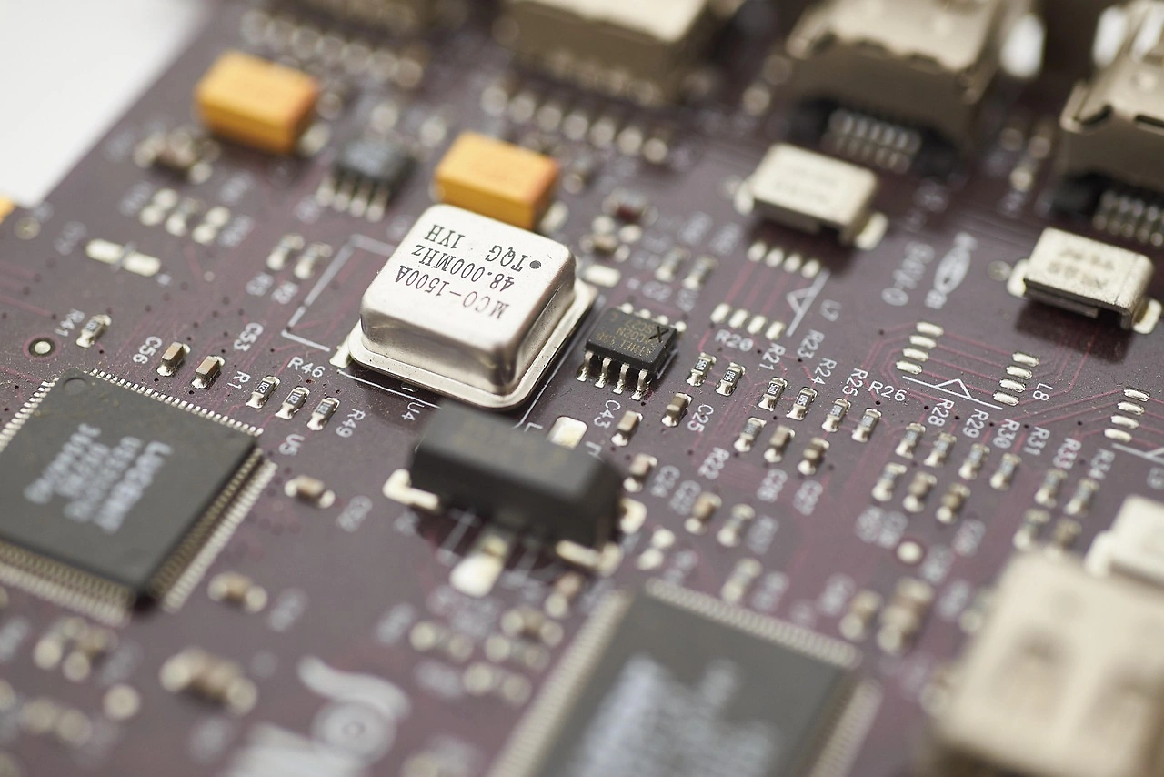 Semiconductor Stocks Face Turbulence Amid AI Boom and Market Challenges