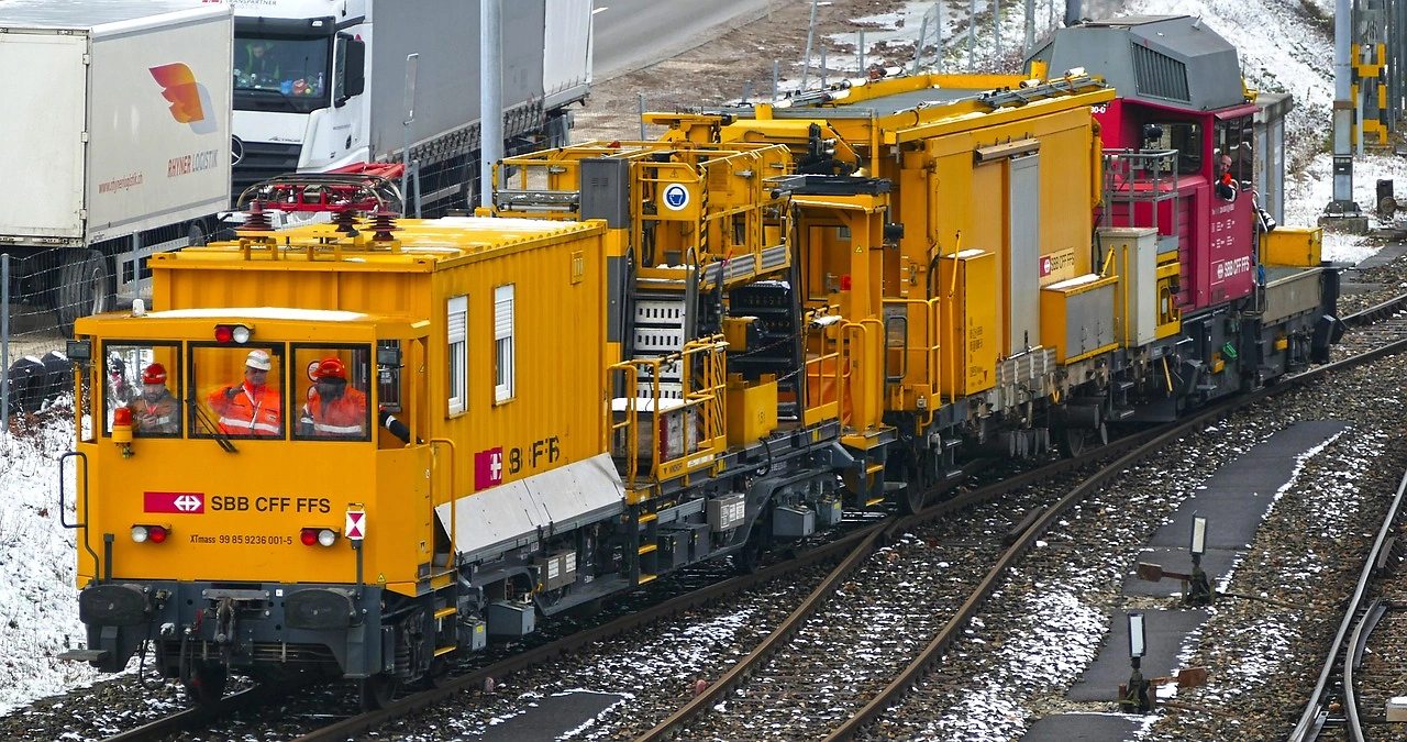 Slovenia Awards €71M Rail Maintenance Vehicle Contracts to Tesmec