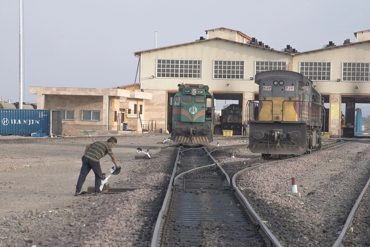 Global Rail Freight Advances: New Locomotives, Upgraded Lines, and Intermodal Shifts